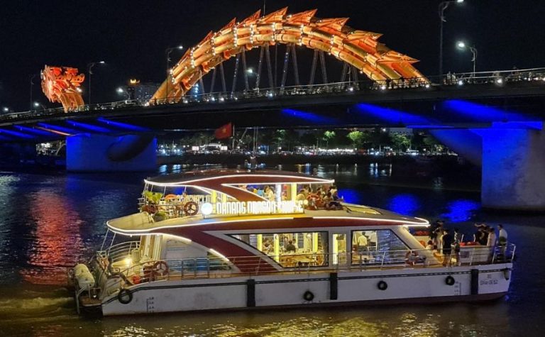 Dinner Cruise on Han River Da Nang - Da Nang Foodie Tour