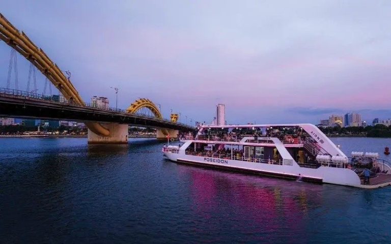 Dinner Cruise on Han River Da Nang - Da Nang Foodie Tour
